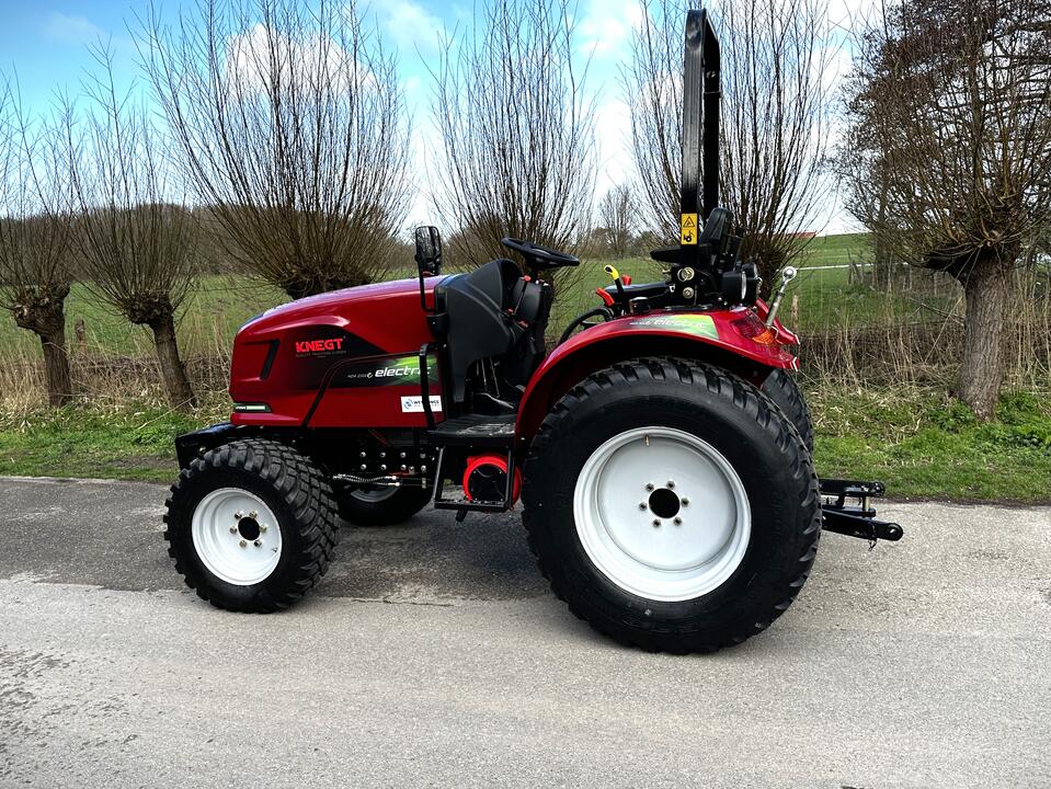 Knegt 404G2E elektrische tractor (demo tractor, eventueel verhuur ...